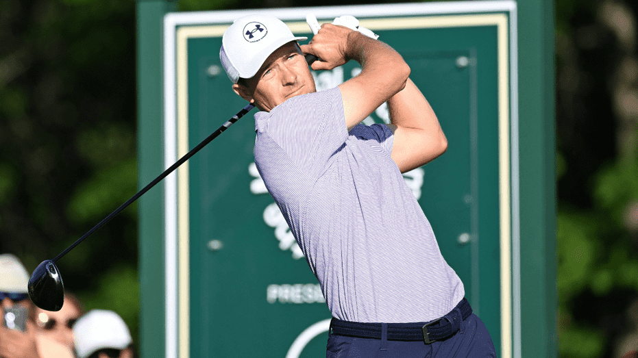 Jordan Spieth React After Nearly 'Smoking' Fan During U.S. Open
